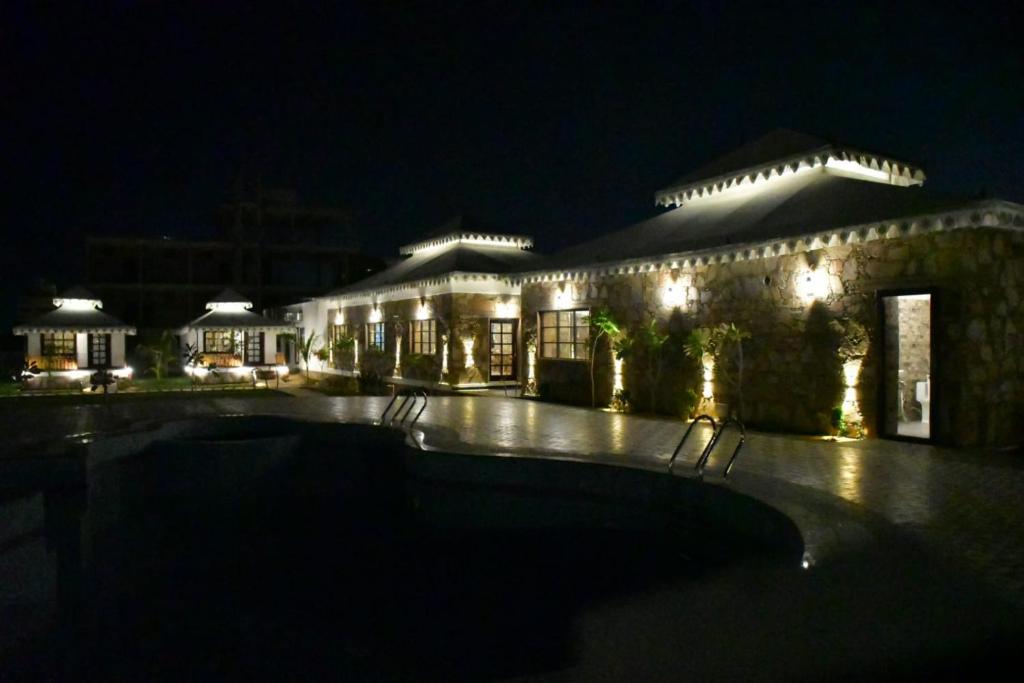Ananda Resort Hotel, Book Pushkar Hotels