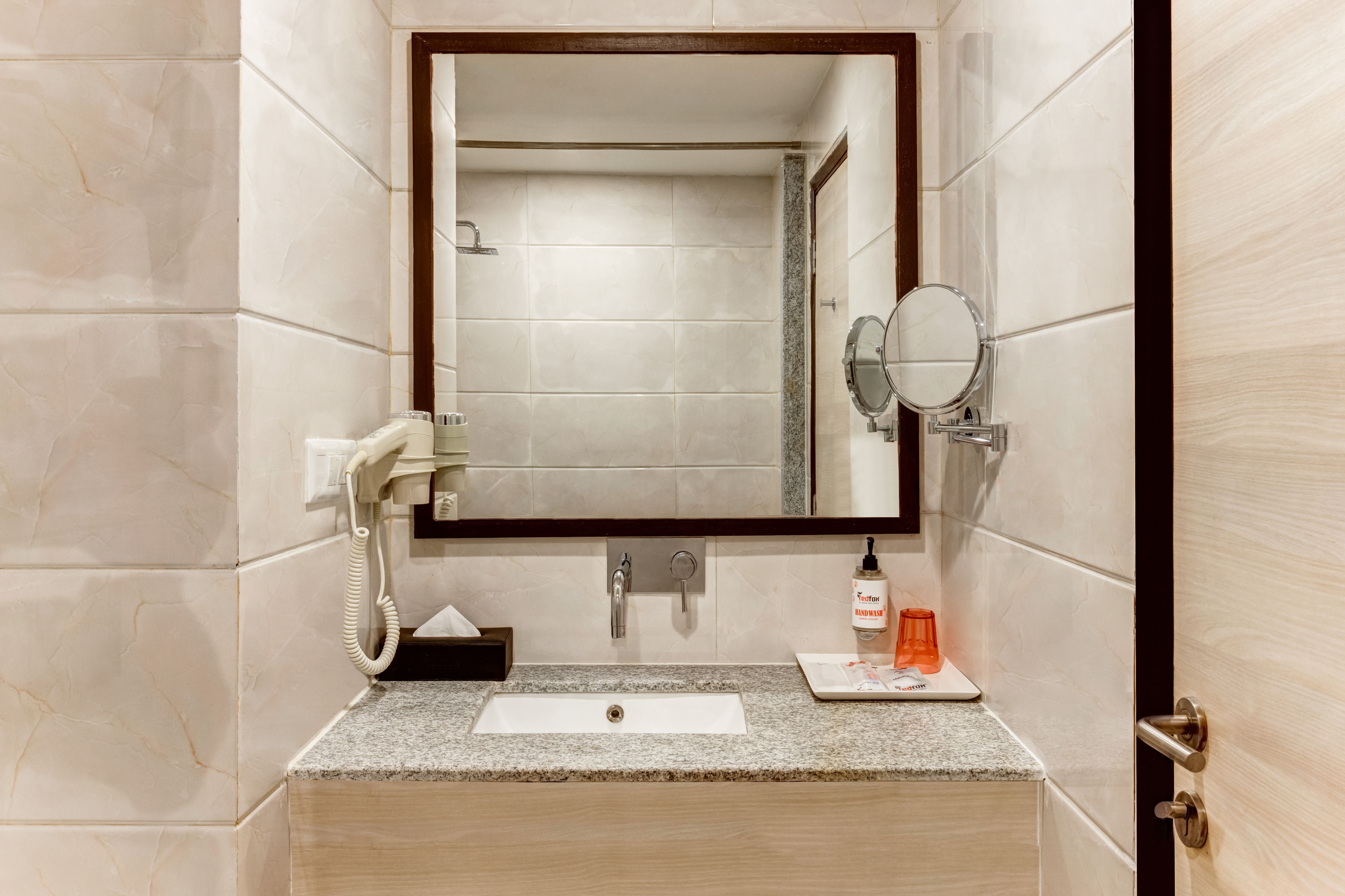 Red Fox Hotel Neelkanth, Book Rishikesh Hotels