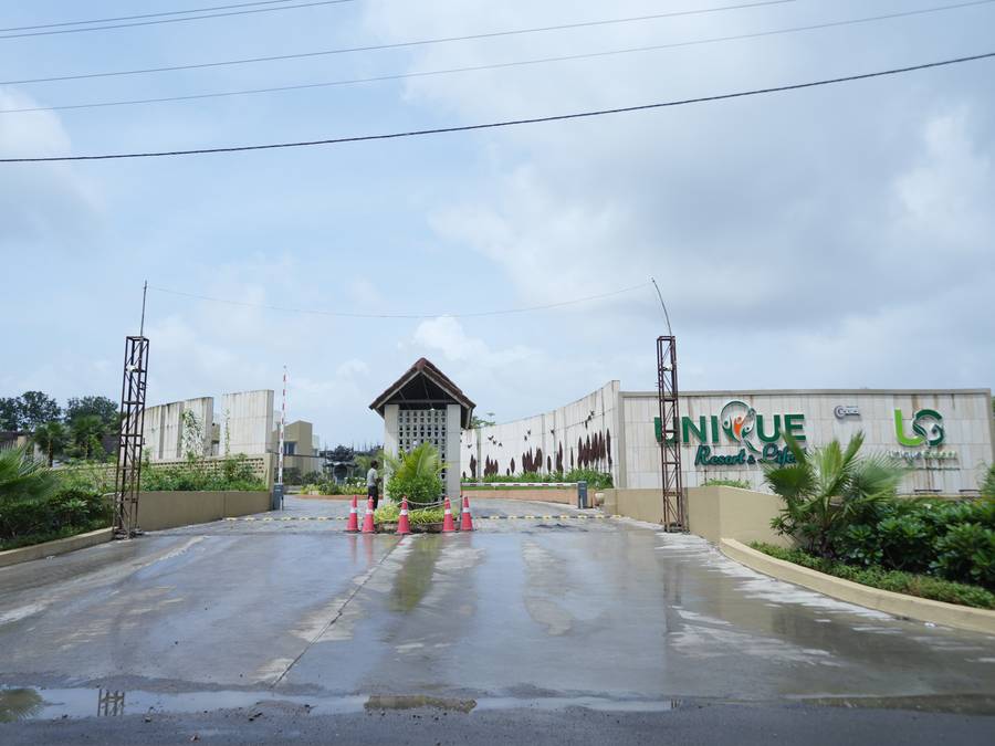 Unique Resort & Lifestyle Hotel Valsad: Reviews, Price, Photos, Address