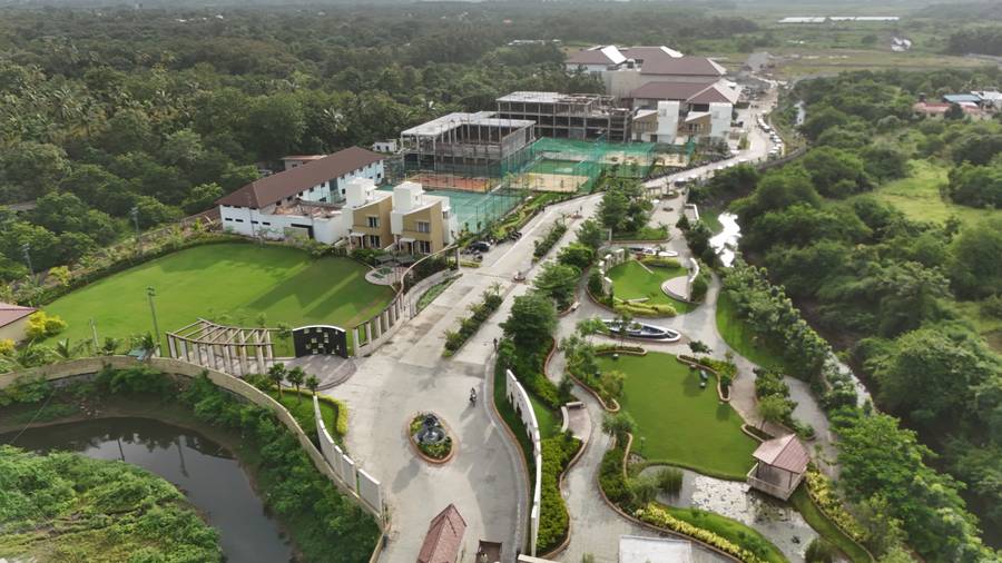 Unique Resort & Lifestyle Hotel Valsad: Reviews, Price, Photos, Address