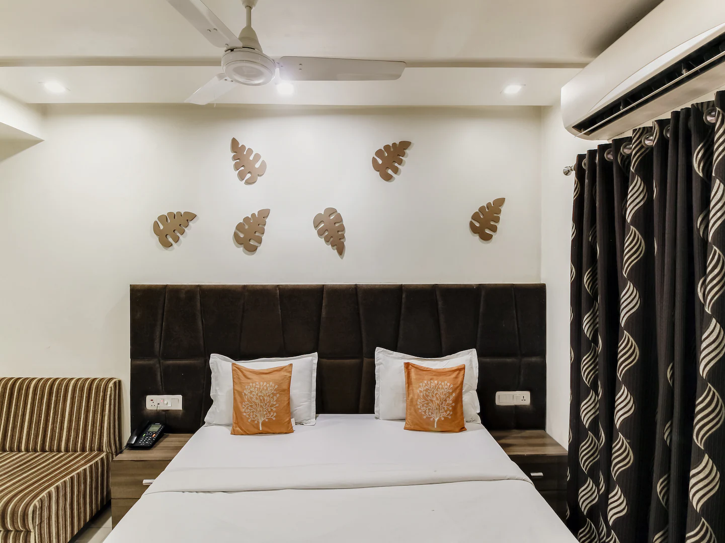 Hotel Ashish, Book Ahmedabad Hotels