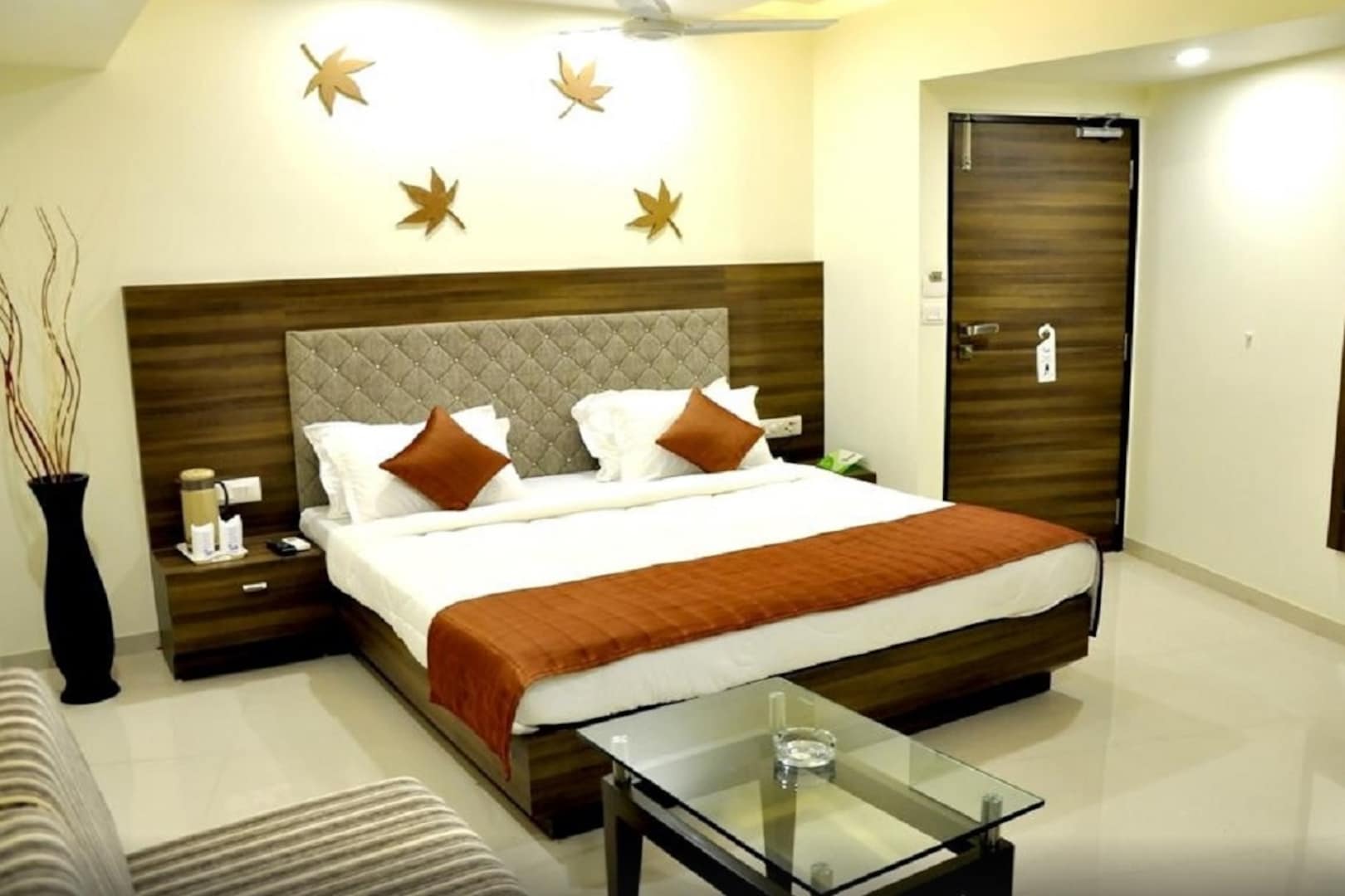 Hotel Ashish, Book Ahmedabad Hotels