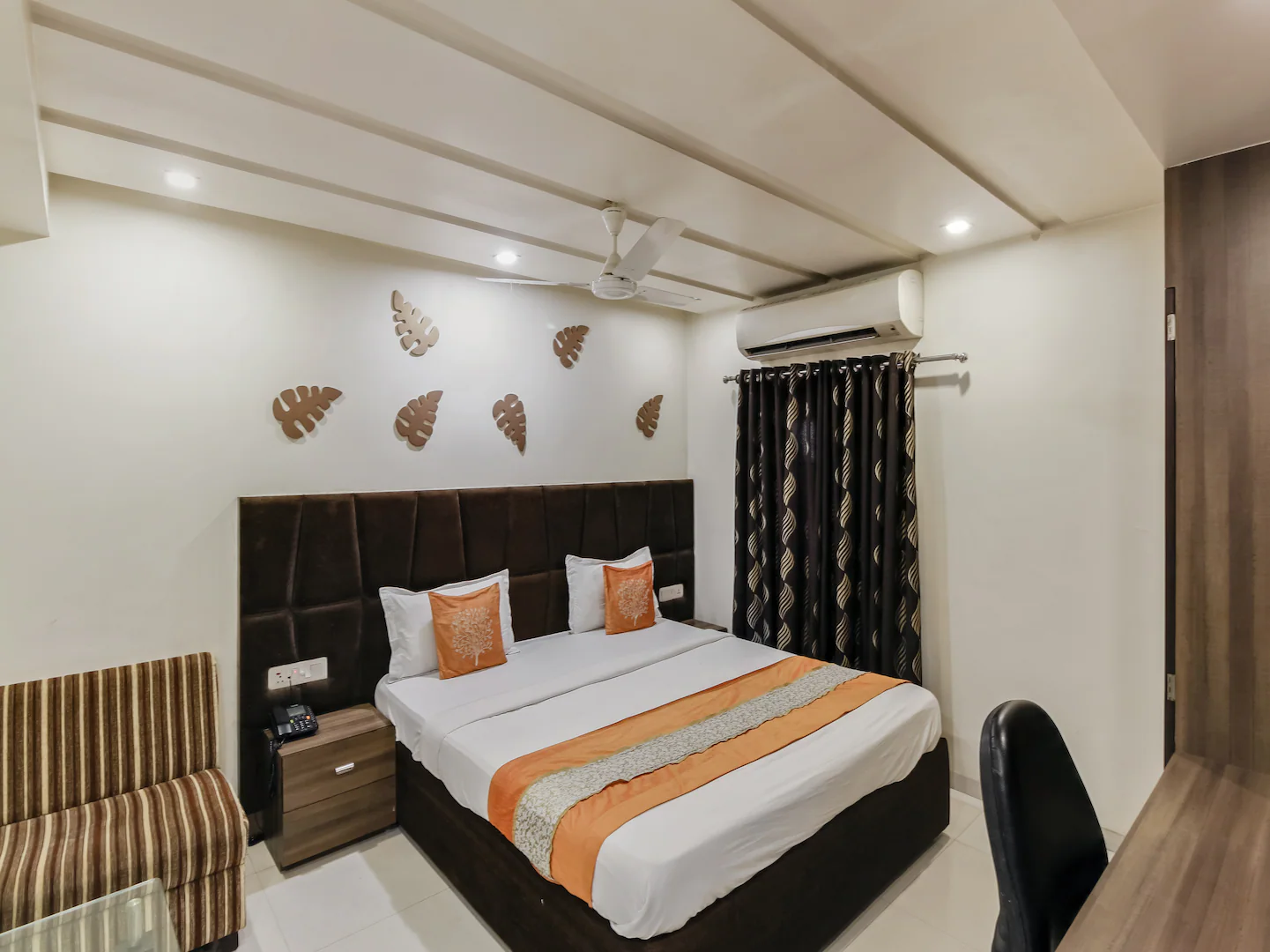 Hotel Ashish, Book Ahmedabad Hotels