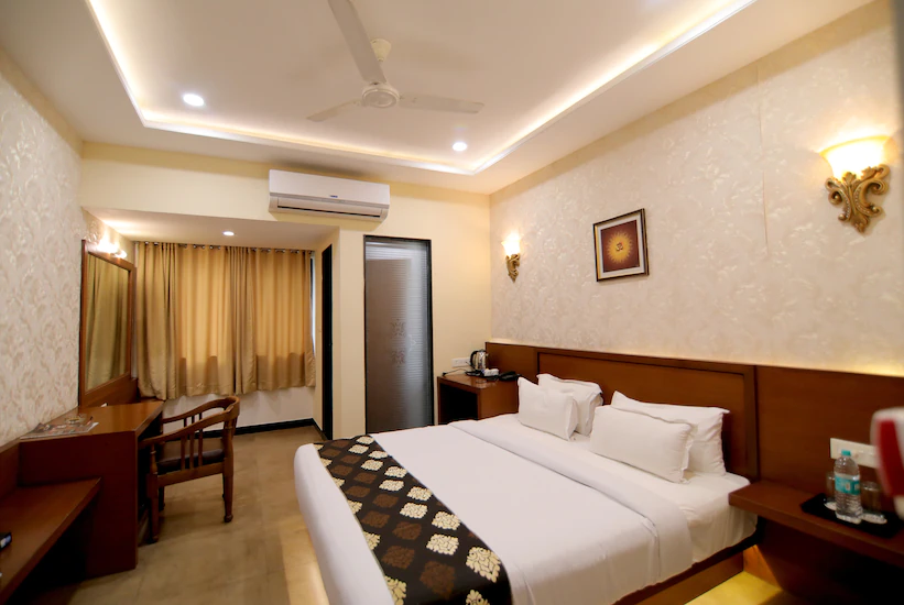 The Grand Neelam Hotel, Book Raipur Hotels
